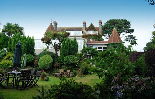 Hotels accommodation near Falmouth University